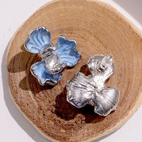 Jewelry | Periwinkle Trillium Blue Flower Clear Crystal Pistil Tri Petal 925 Silver Stud | Poshmark